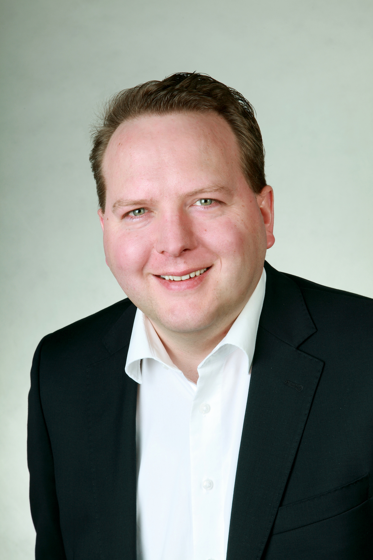 Snom verstärkt Vertriebsteam